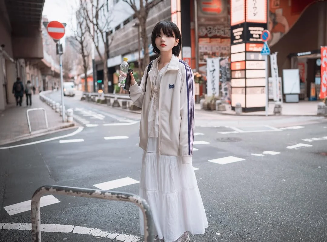 헌트릭스 미라&조이 코스프레한 QWER 마젠타 x 히나.mp4